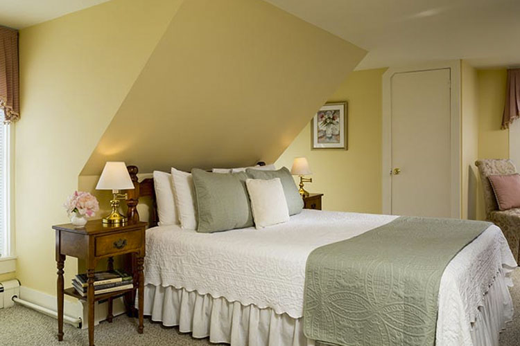 Inn at Pleasant Lake, a boutique hotel in New Hampshire