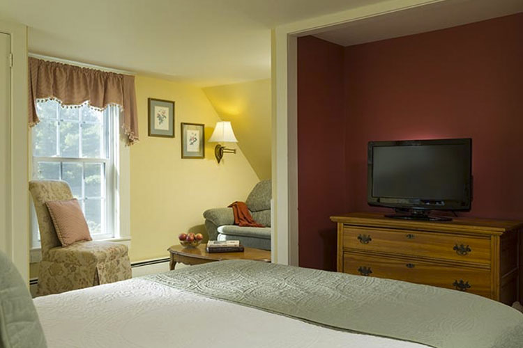 Inn at Pleasant Lake, a boutique hotel in New Hampshire