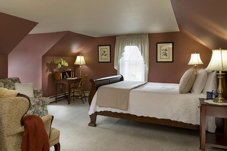 Inn at Pleasant Lake, a boutique hotel in New Hampshire