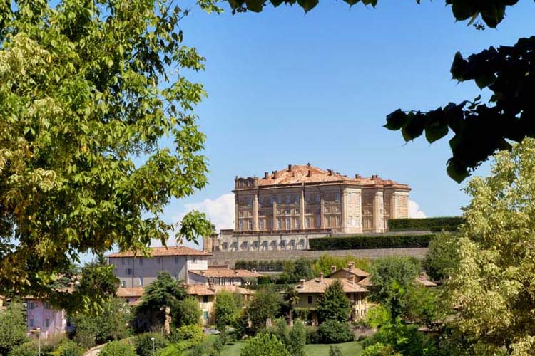 Castello Di Guarene, a boutique hotel in Piedmont