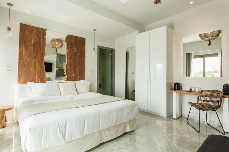 Blue Carpet Luxury Suites, a boutique hotel in Pefkochori