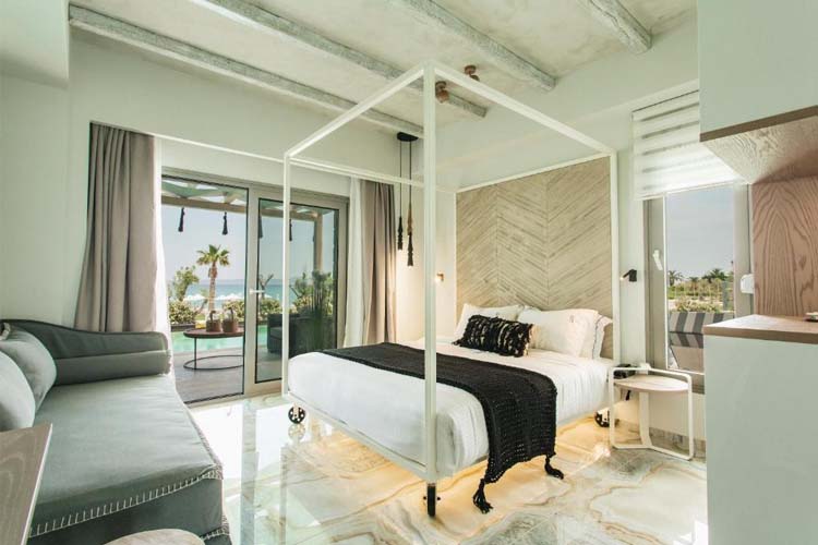 Blue Carpet Luxury Suites, a boutique hotel in Pefkochori