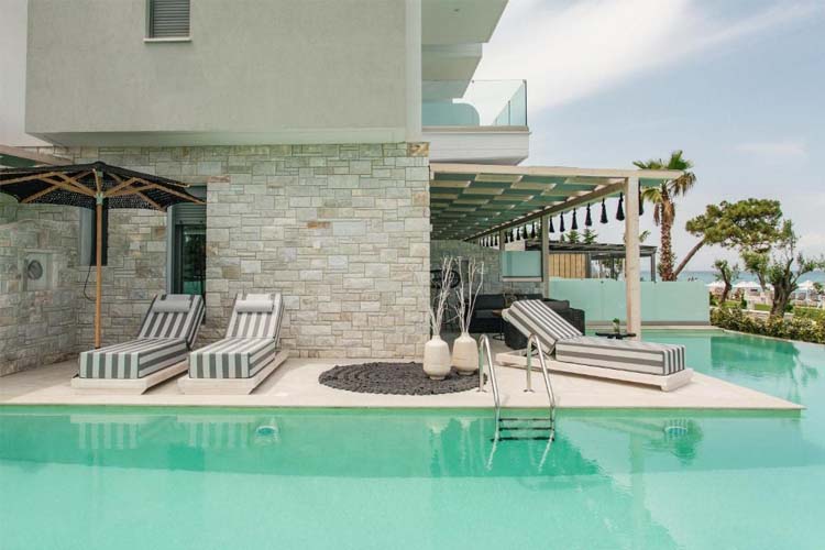 Blue Carpet Luxury Suites, a boutique hotel in Pefkochori