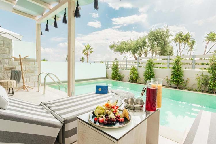 Blue Carpet Luxury Suites, a boutique hotel in Pefkochori
