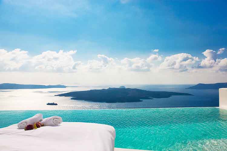 Cosmopolitan Suites, a boutique hotel in Santorini