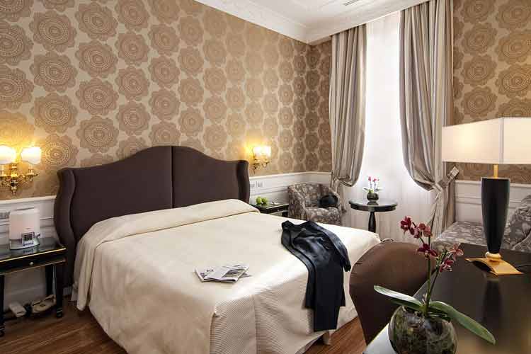 Hotel Albergo del Senato, a boutique hotel in Rome