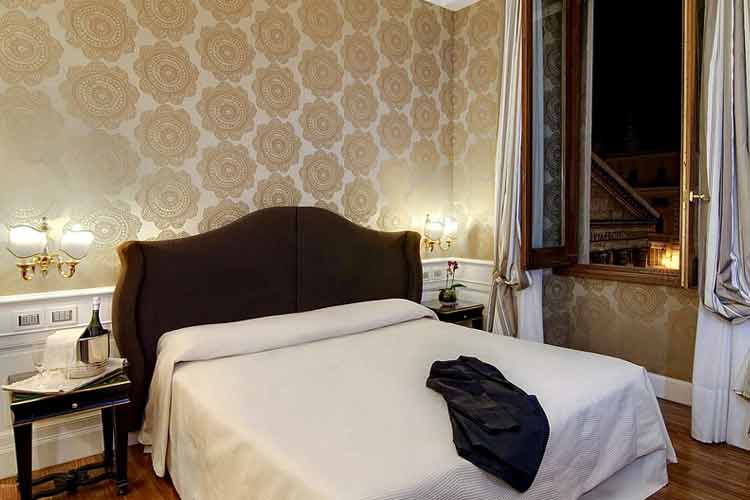 Hotel Albergo del Senato, a boutique hotel in Rome