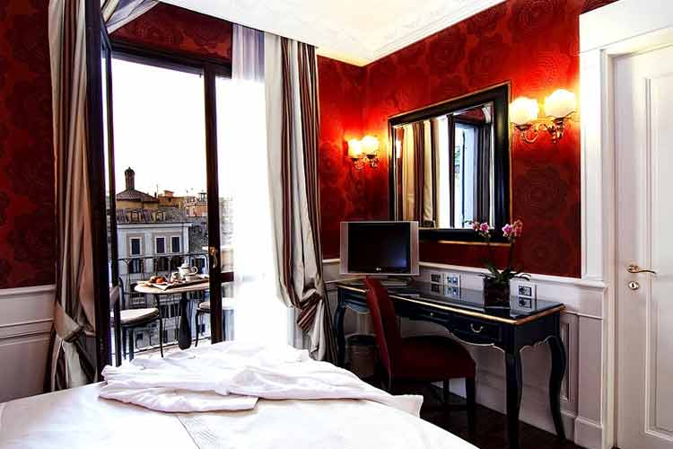 Hotel Albergo del Senato, a boutique hotel in Rome