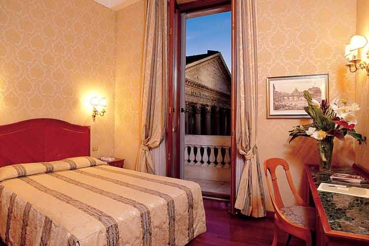 Hotel Albergo del Senato, a boutique hotel in Rome
