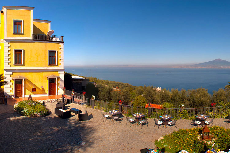 Hotel Torre Barbara, a boutique hotel in Sorrento Coast - Page