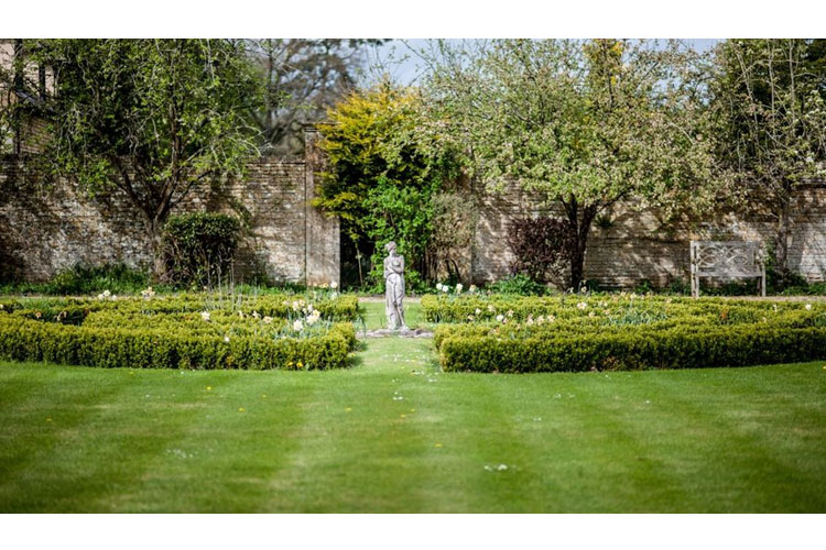 Lower Slaughter Manor, a boutique hotel in Gloucestershire